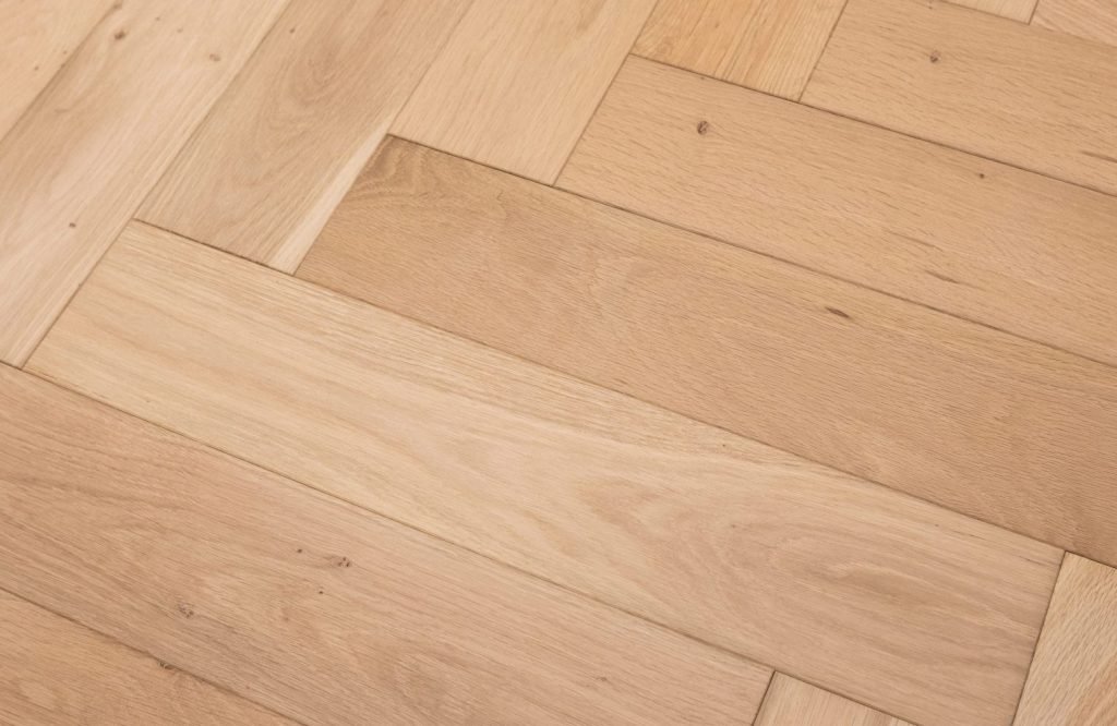 Rustic Brushed Unfinished Oak 600 x 125 x 15/4mm - London Floors Direct